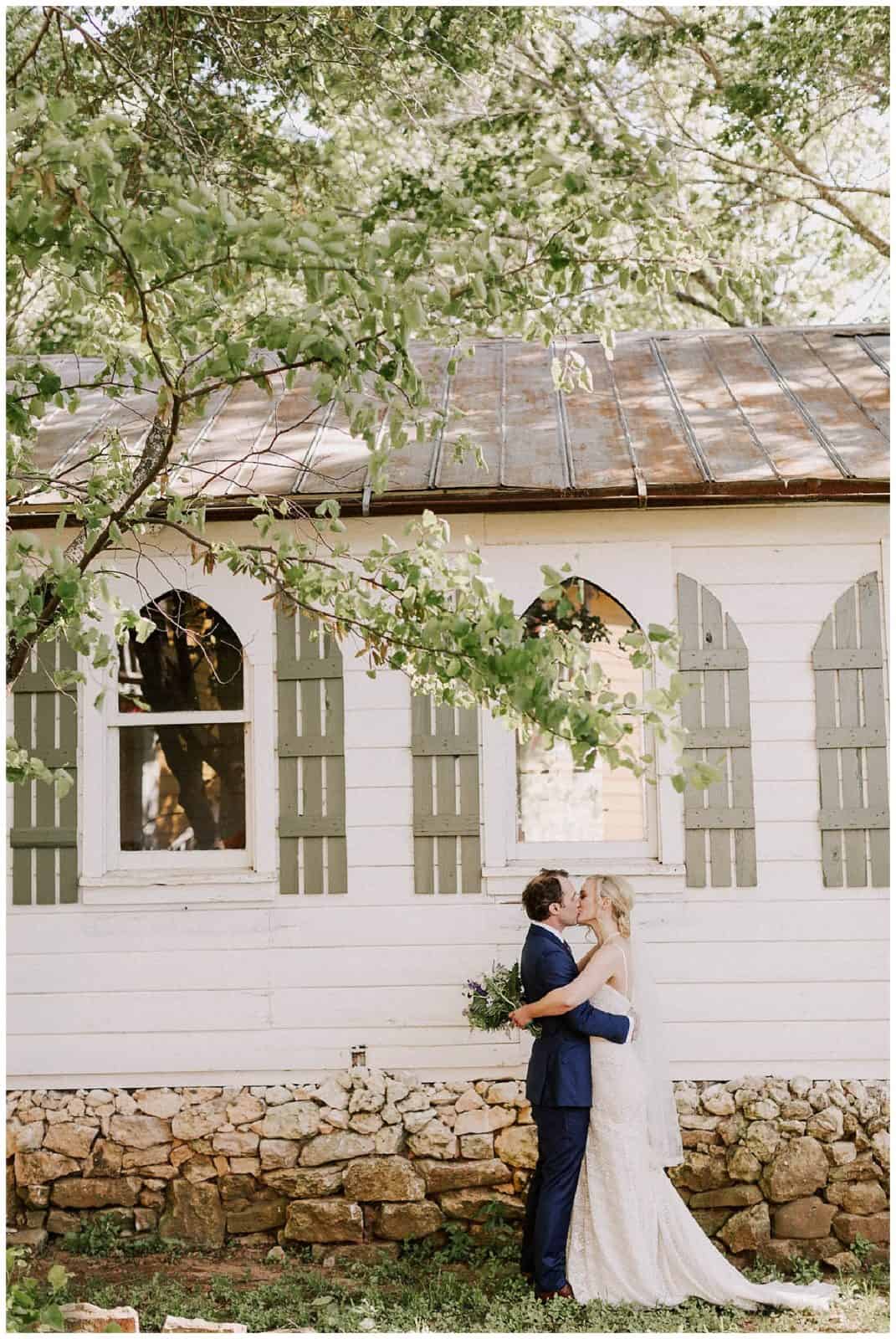 Moon River Ranch Wedding Venue in Satin, Texas | Ali & John